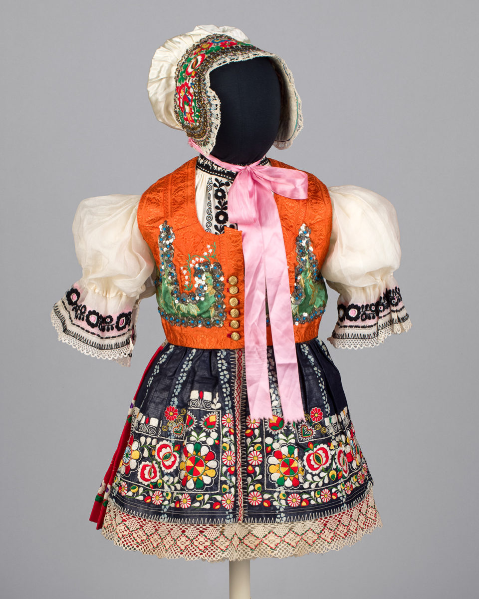 Fabricating Empire: Folk Textiles and the Making of Early 20th-Century ...