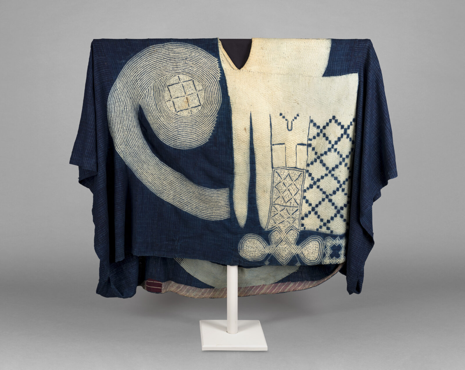 Immerse yourself in Aso Oke: Prestige Cloth from Nigeria - Saint Louis ...