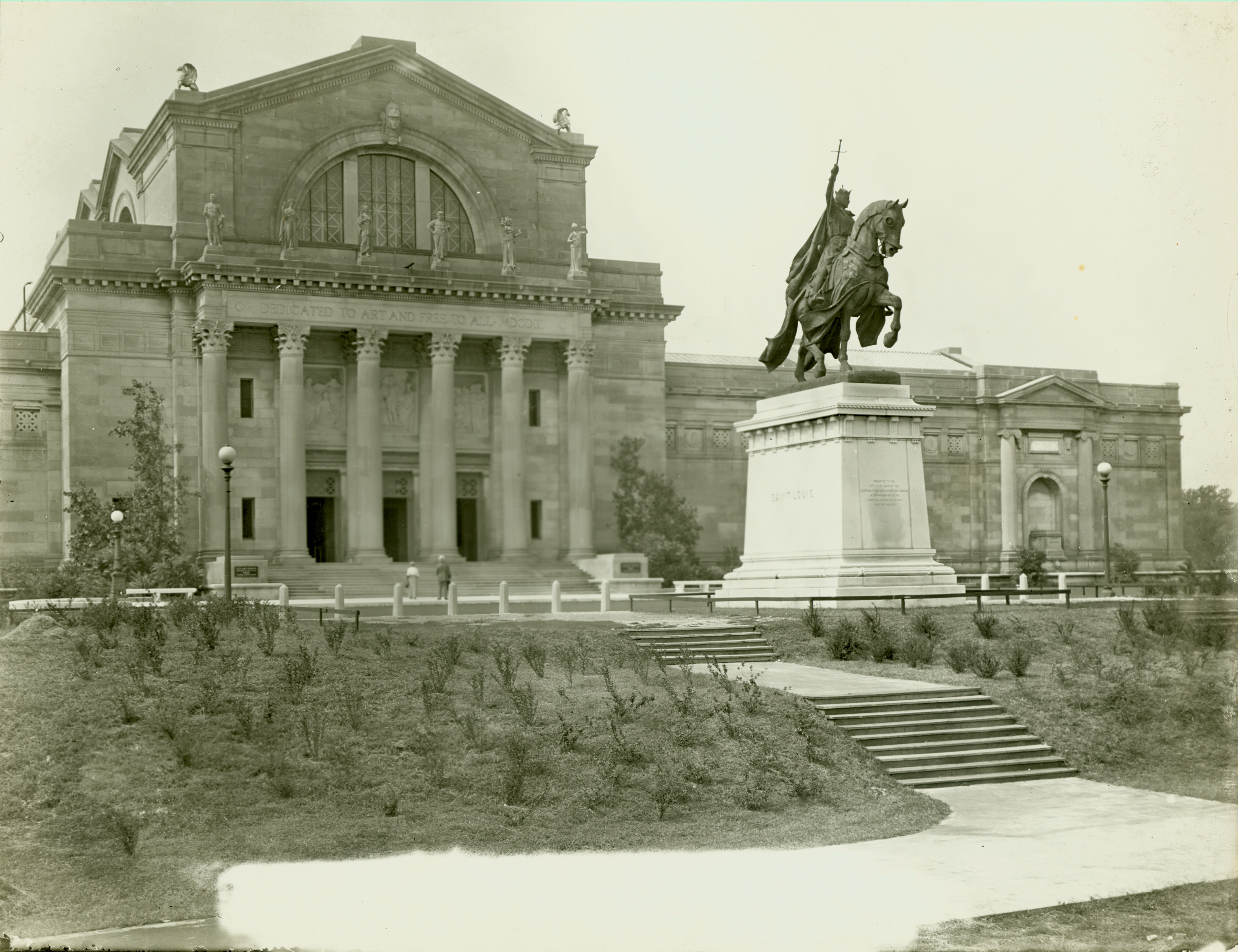 Art in the Architecture: Ornamental sculptures spotlight the Great Eras ...