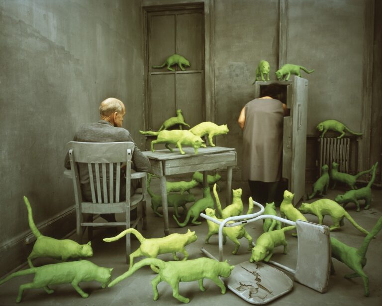 Apocalypse: Sandy Skoglund’s Radioactive Cats acts as societal critique ...