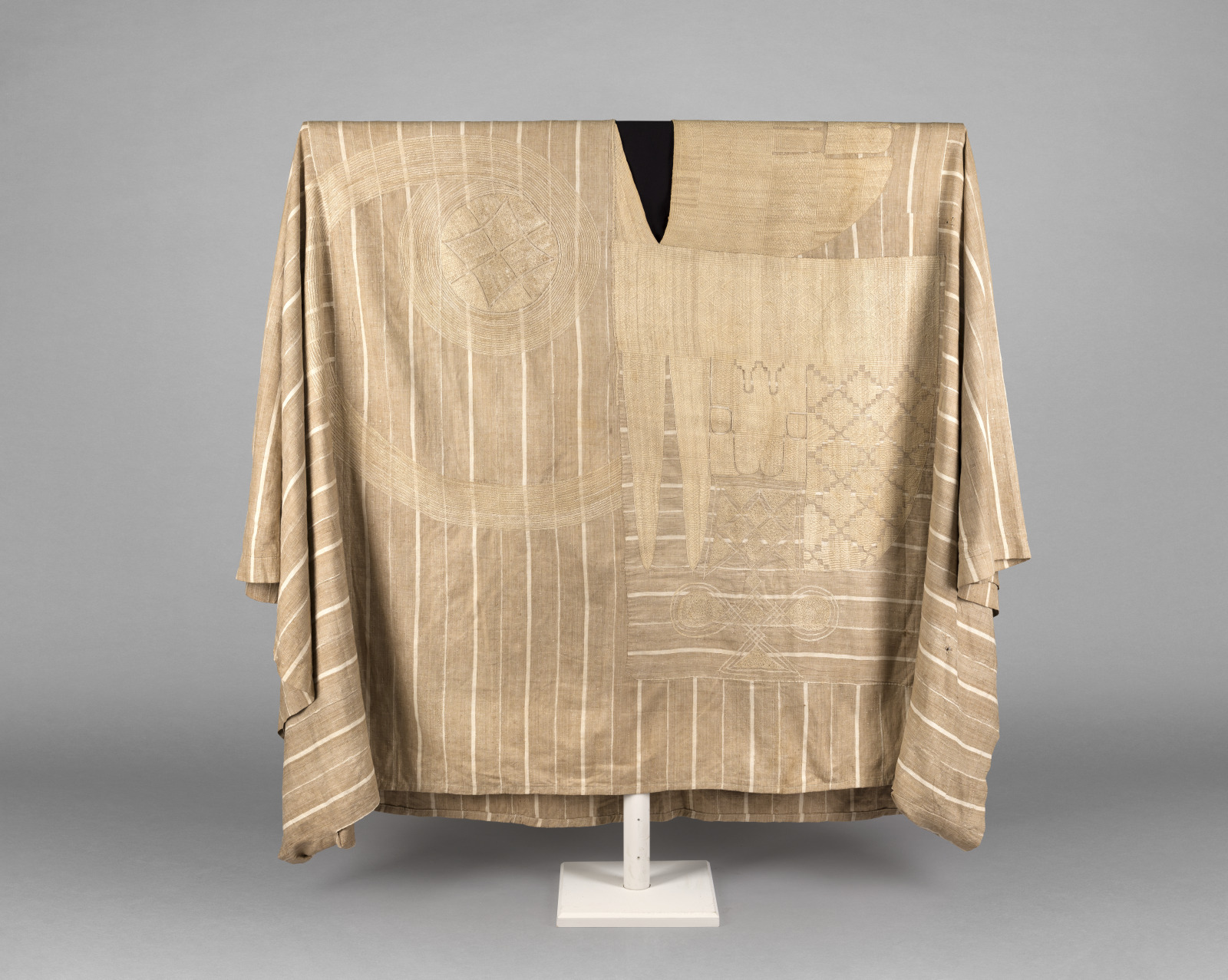 Man's Robe (agbada) - Saint Louis Art Museum