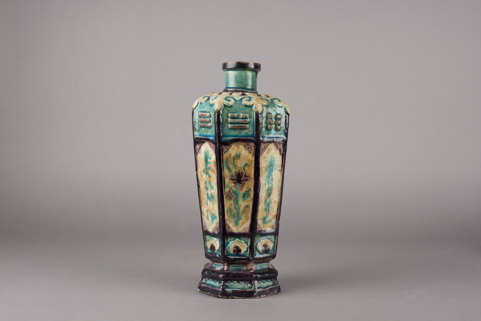 Octagonal Vase with Design of Floral Spays, Inscriptions, and the Eight ...