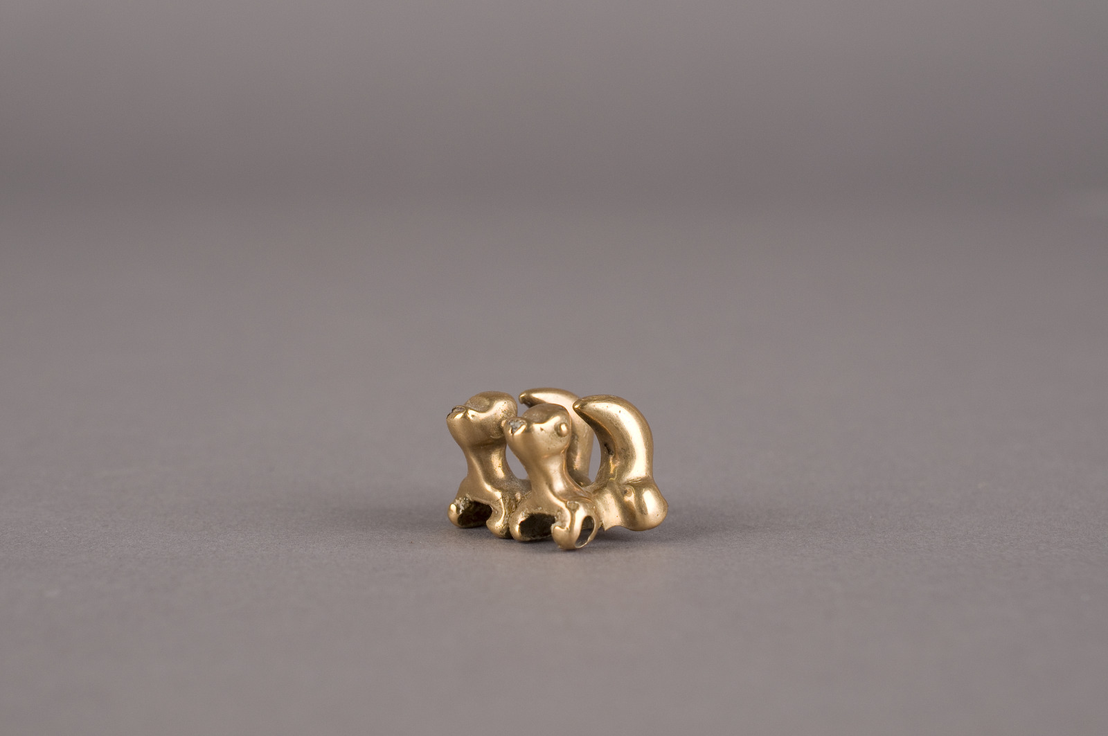 Double Skunk Pendant - Saint Louis Art Museum