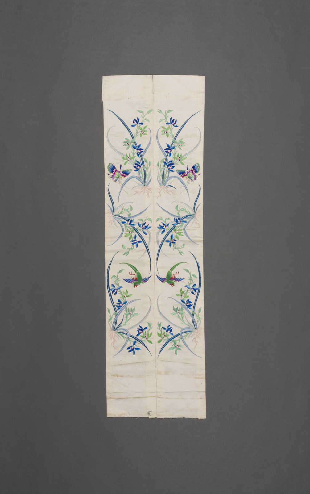 Pair of Embroidered Panels - Saint Louis Art Museum