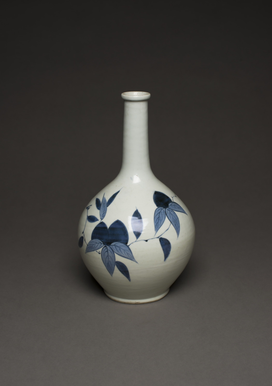 Bottle-Form Vase - Saint Louis Art Museum