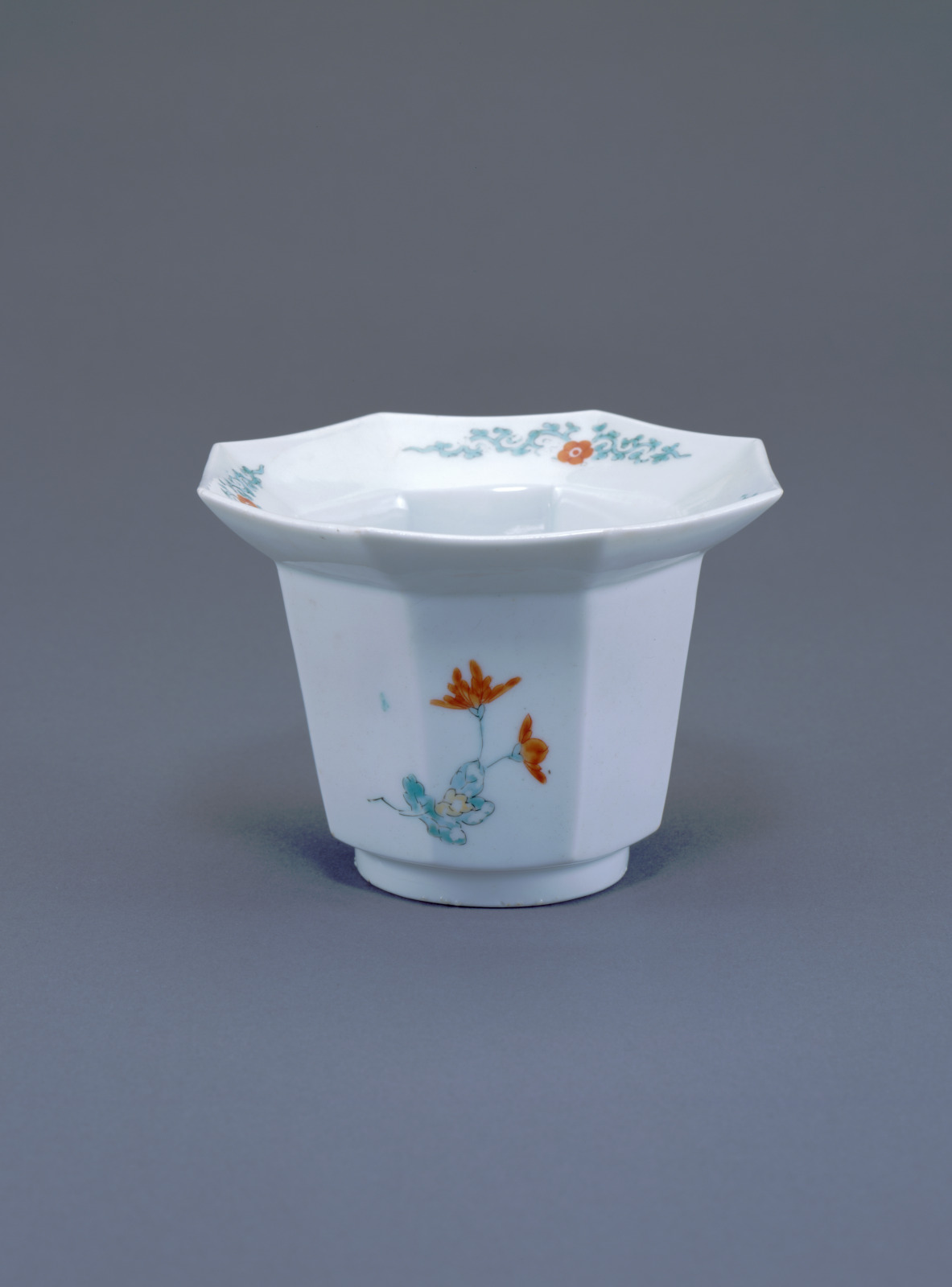Octagonal Food Bowl with Design of Chrysanthemums - Saint Louis Art Museum
