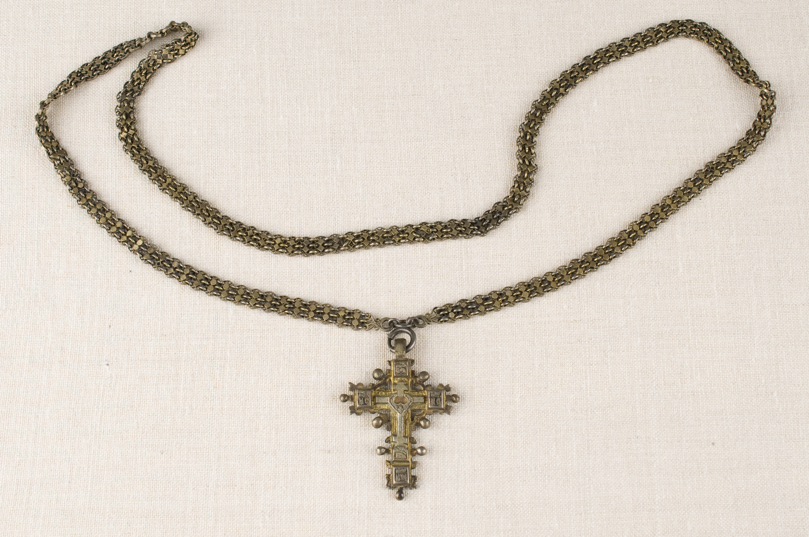 Cross and Chain - Saint Louis Art Museum