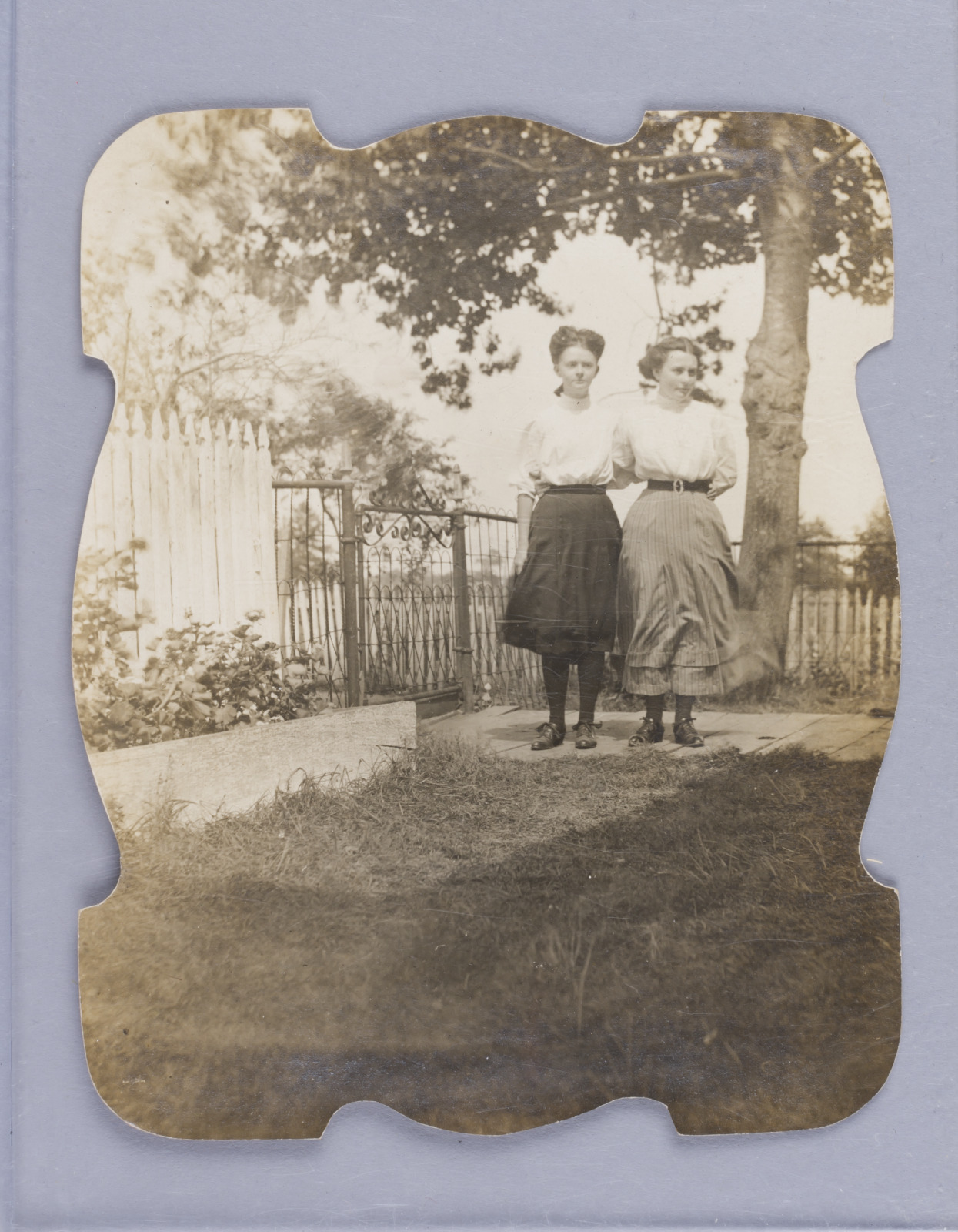 Untitled (Two Women By a Gate) - Saint Louis Art Museum