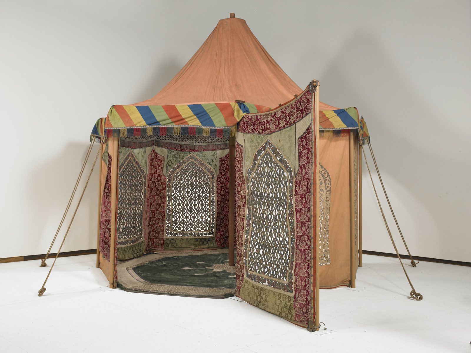 Small Octagonal Pavilion Tent - Saint Louis Art Museum